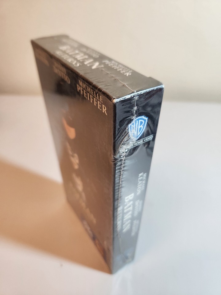 Batman Returns VHS NEW/SEALED Michael Keaton Danny Devito Michelle ...