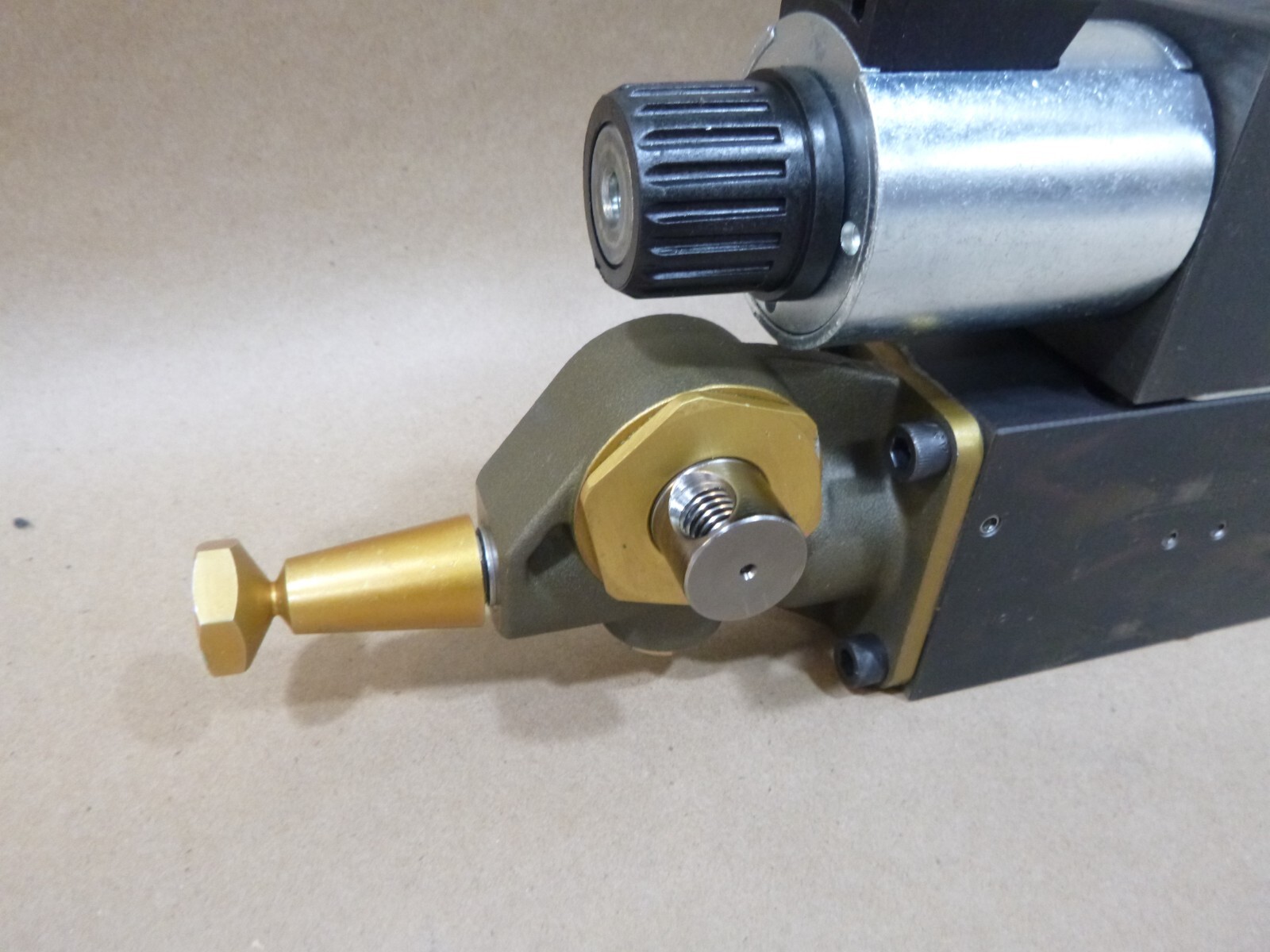 USGI M1074 / M1075 CAPSTAN WINCH FOUR FUNCTION LIFT CONTROL VALVE 85785 ...