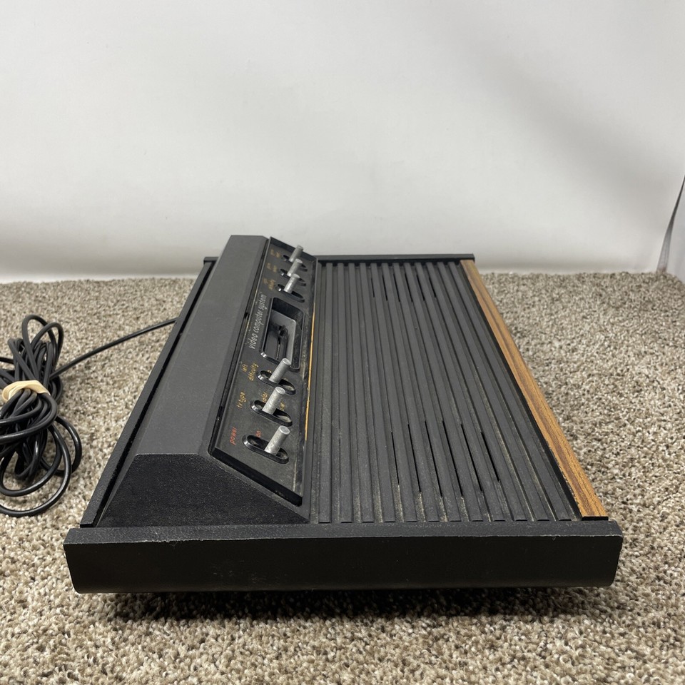 Atari 2600 Heavy Sixer Console In Box Chess Piece Box Tested Works READ ...
