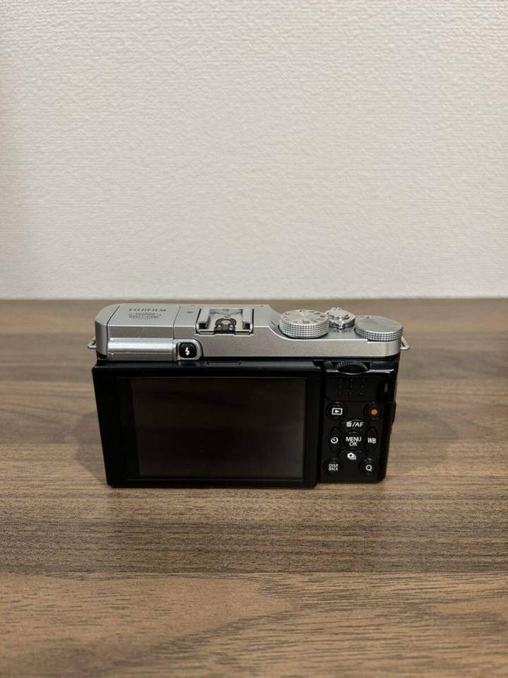 Fujifilm Fuji X-A2 Silver 16.3MP Digital Camera Body English Language ...