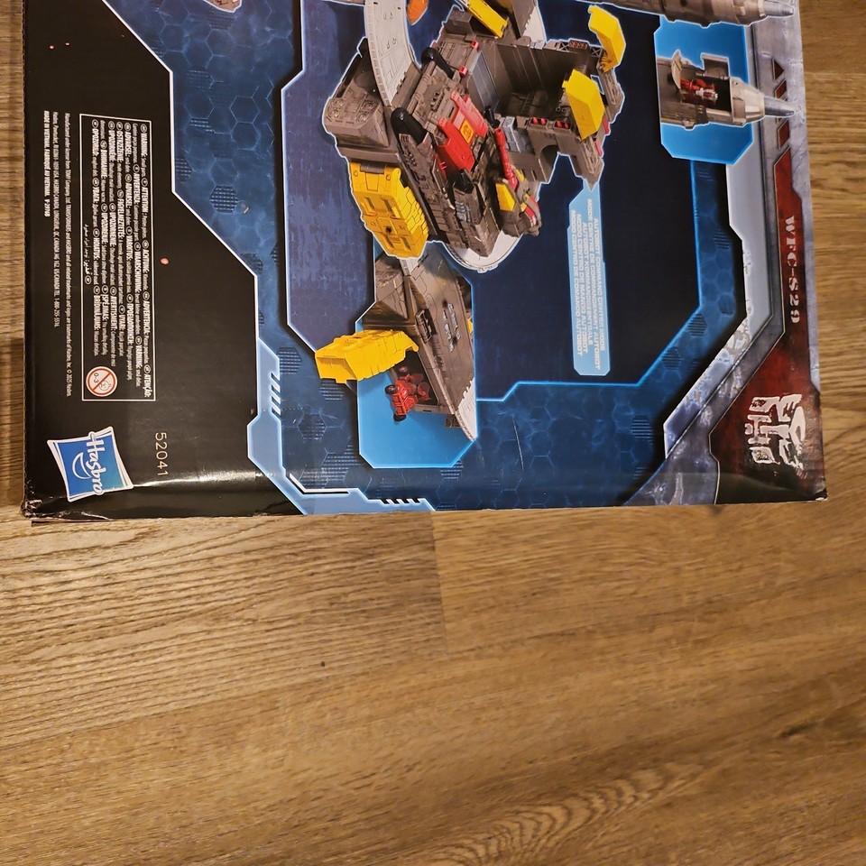 Omega Supreme Transformers War for Cybertron SIEGE Titan Class Boxed ...