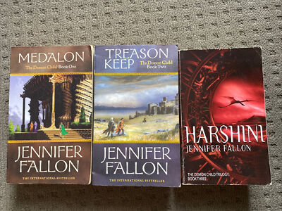 Medalon/Treason's Keep/Harshini (The Demon Child Trilogy ) Jennifer ...