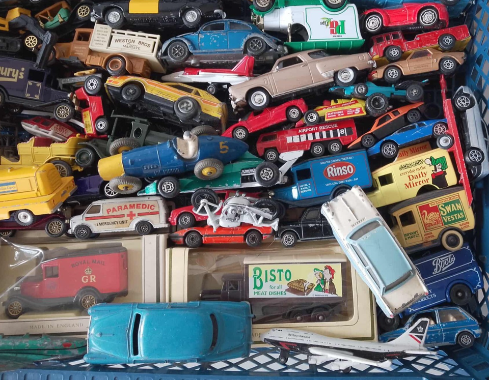 ORIGINAL VINTAGE DIECAST TOY JOB LOT DINKY CORGI MATCHBOX etc CARS ...