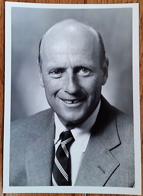 Astronaut Charles "Pete" Conrad, Jr. 5x7 black and white Official ...