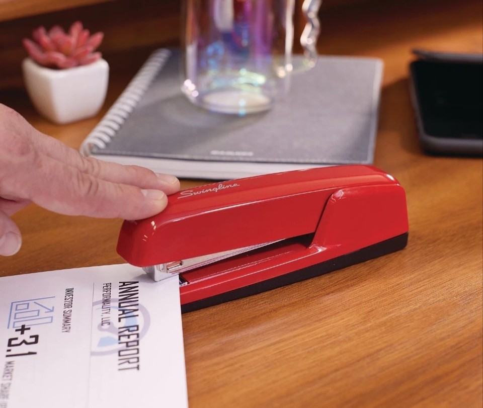 Swingline 747 Business Full Strip Desk Stapler Office Space Rio Red ...