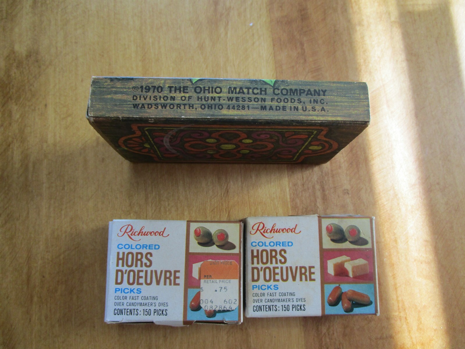 1970 THE OHIO MATCH CO BOX AND RICHWOOD COLORED HORS D'OEUVRE PICKS ...