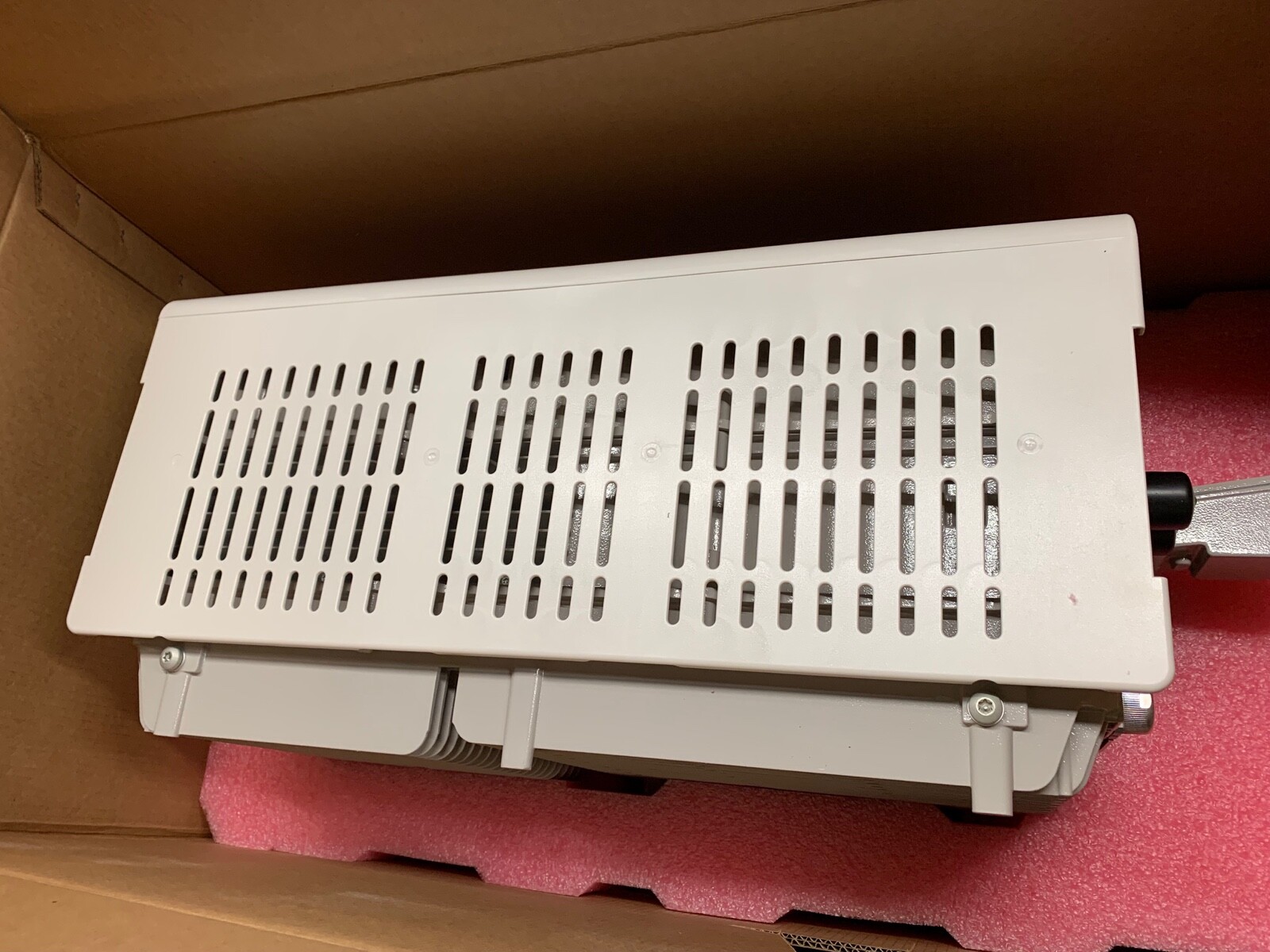 NEW Alcatel Lucent RRH1900-4X45 Radio Head With Accessories And ...