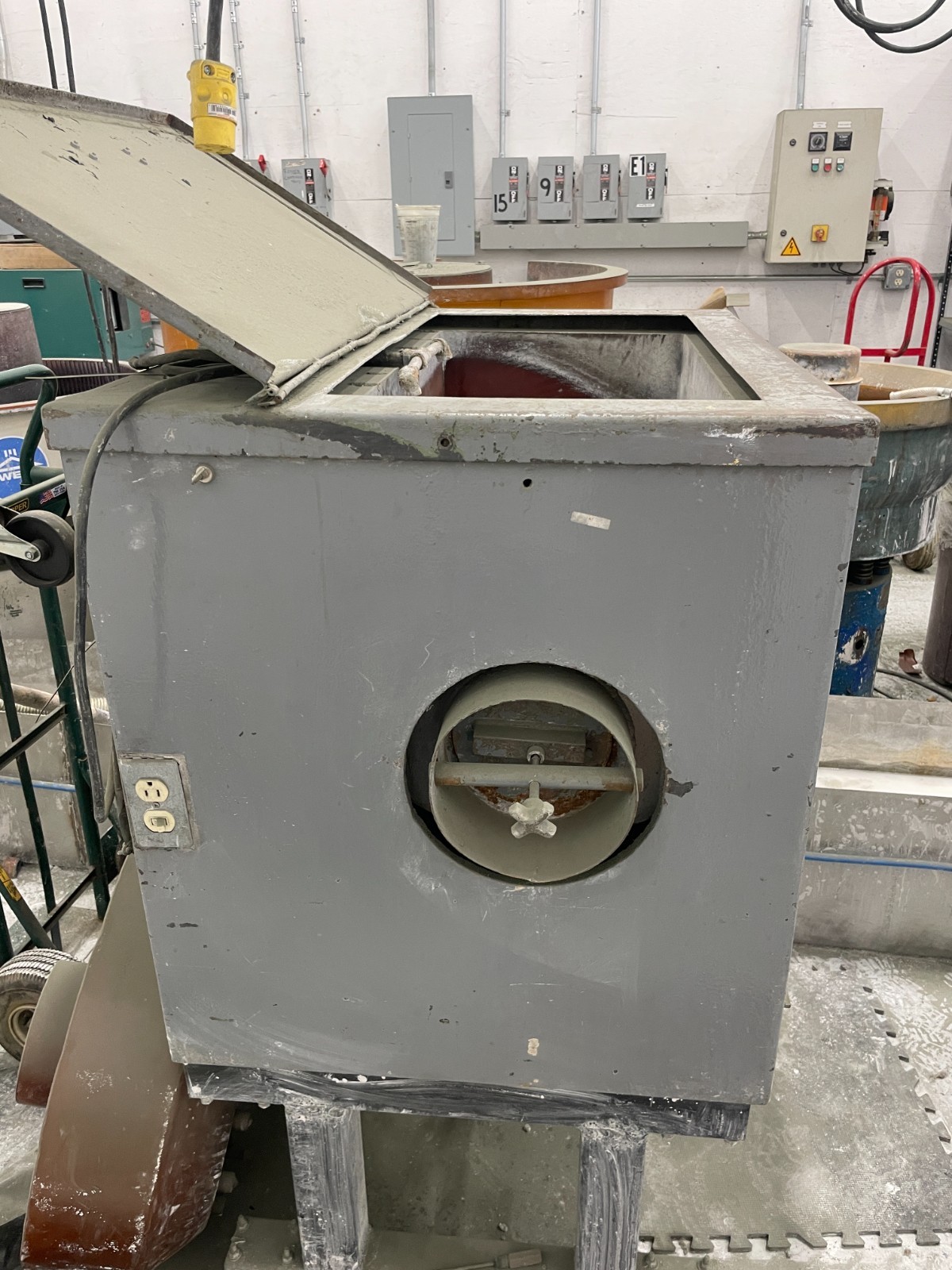 Ultramatic 3 Cu. Ft. Vibratory Finisher, Portaburr3 115V 3/4HP | eBay