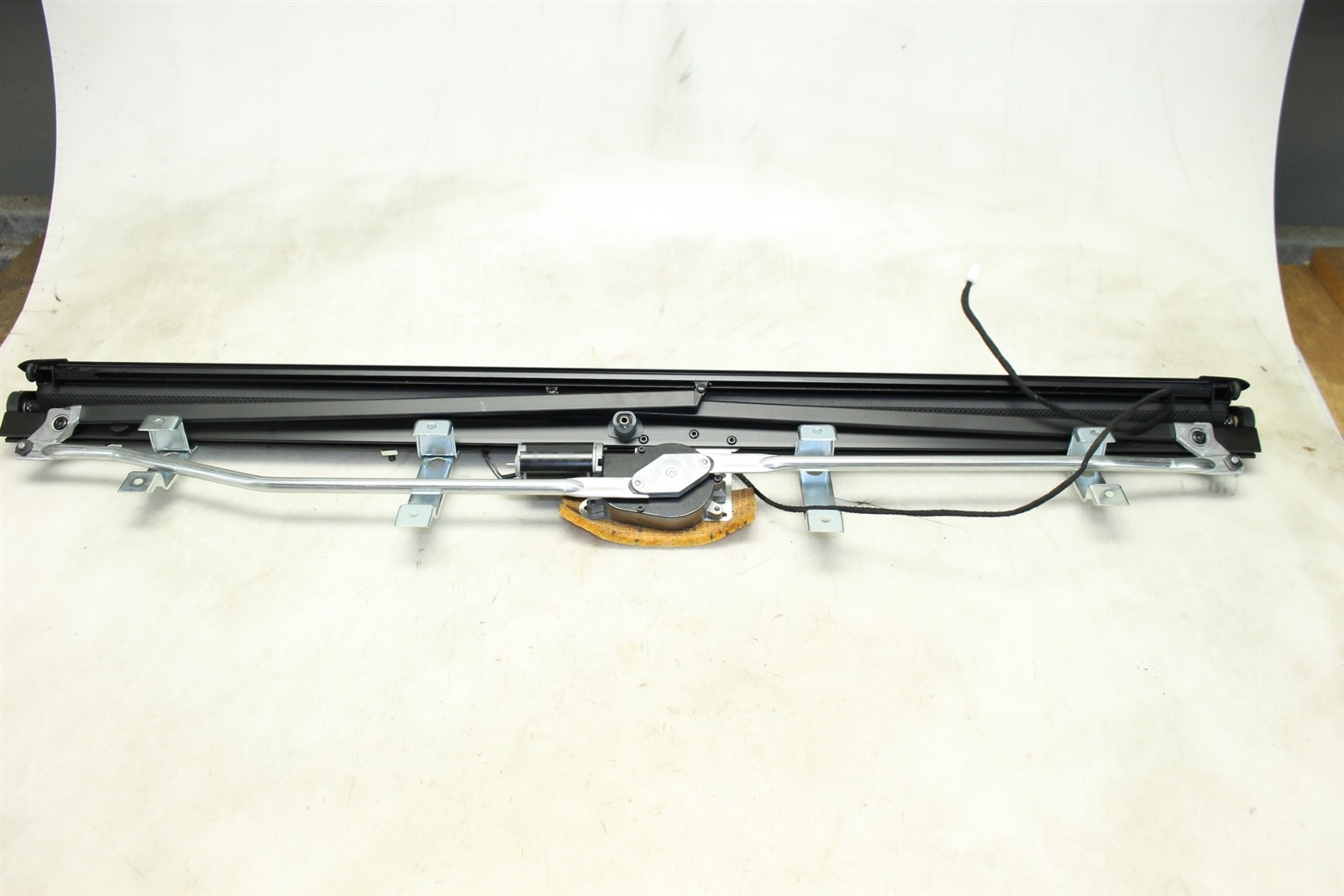 Maserati M139 Quattroporte 04-08 Rear Back Window Sun Shade Blind ...