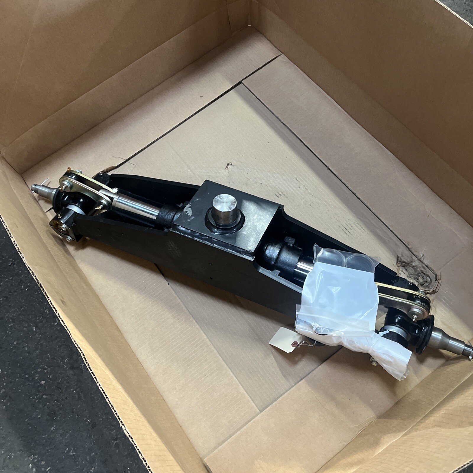 43110-U2232-71 8FGU25 , 8FDU25 New Steeraxle Toyota Forklift Steer Axle ...