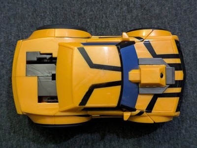 Hasbro TRANSFORMERS | PRIME Remote Controlled BUMBLEBEE Punching Action ...