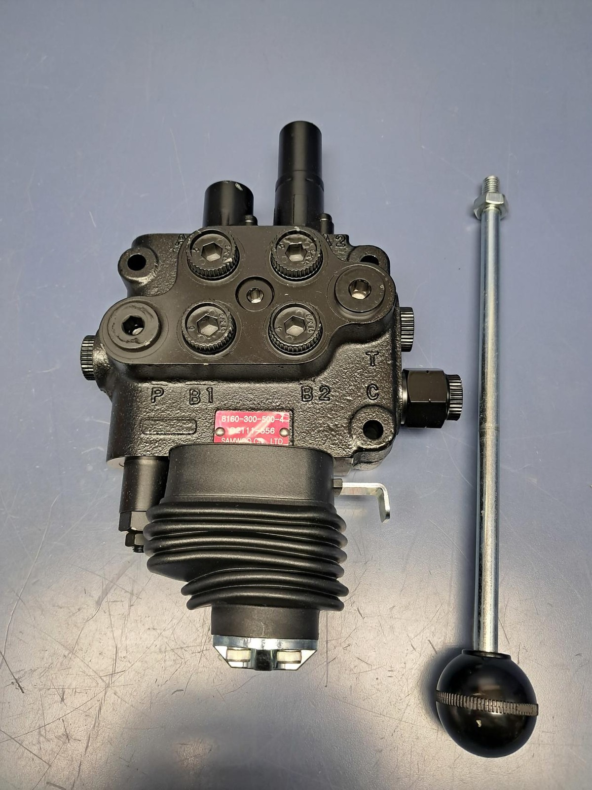 Mahindra 81603005004 EMax Front‑End Loader Control Valve & Joystick ...