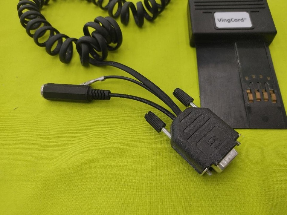 VINGCARD 2100 Contact programming probe serial port with power override ...