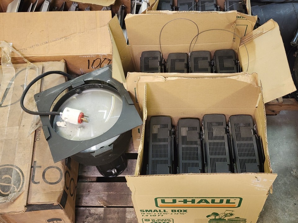 49+ PC Lot Vintage Stage Lights and Equipment, BARCO, American DJ, LEE ...