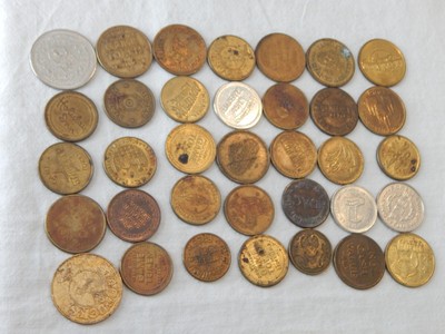 MIXED LOT OF 35 - JUNK DRAWER TOKEN COIN LOTS GAMING, ADVERTIZING, COMM ...