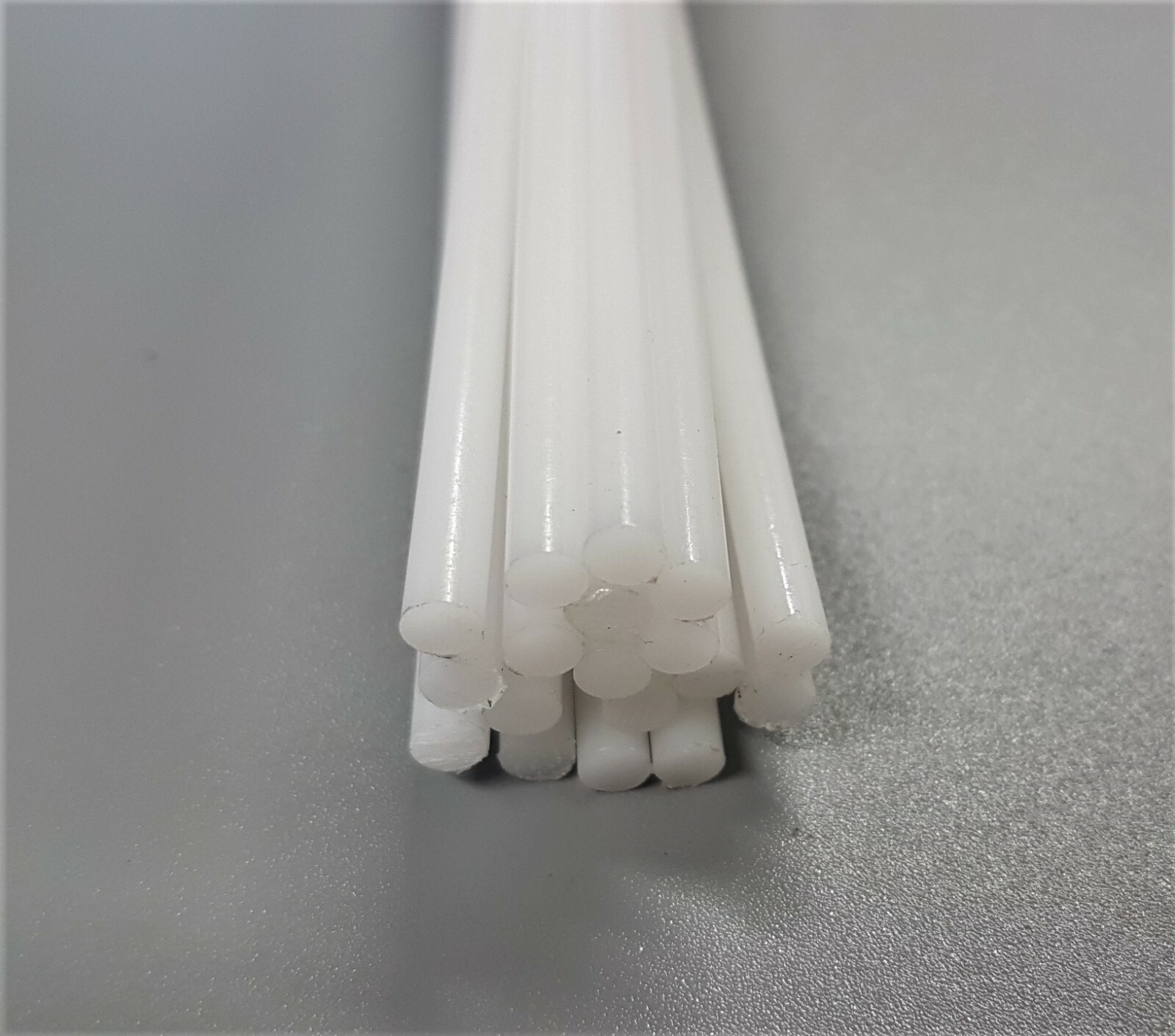 4mm Plastic Acetal Rod Bar White Round - 50, 100, 150, 200, 300 & 600mm ...
