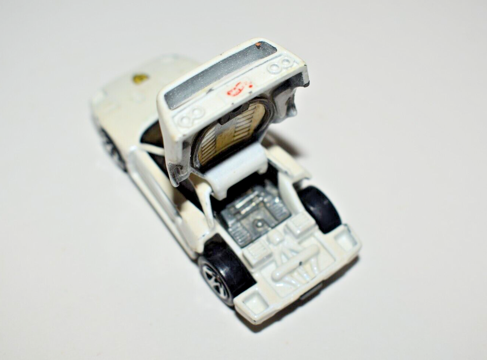 Hot Wheels 1988 White Ferrari F40 With Opening Trunk Made in Malaysia ...