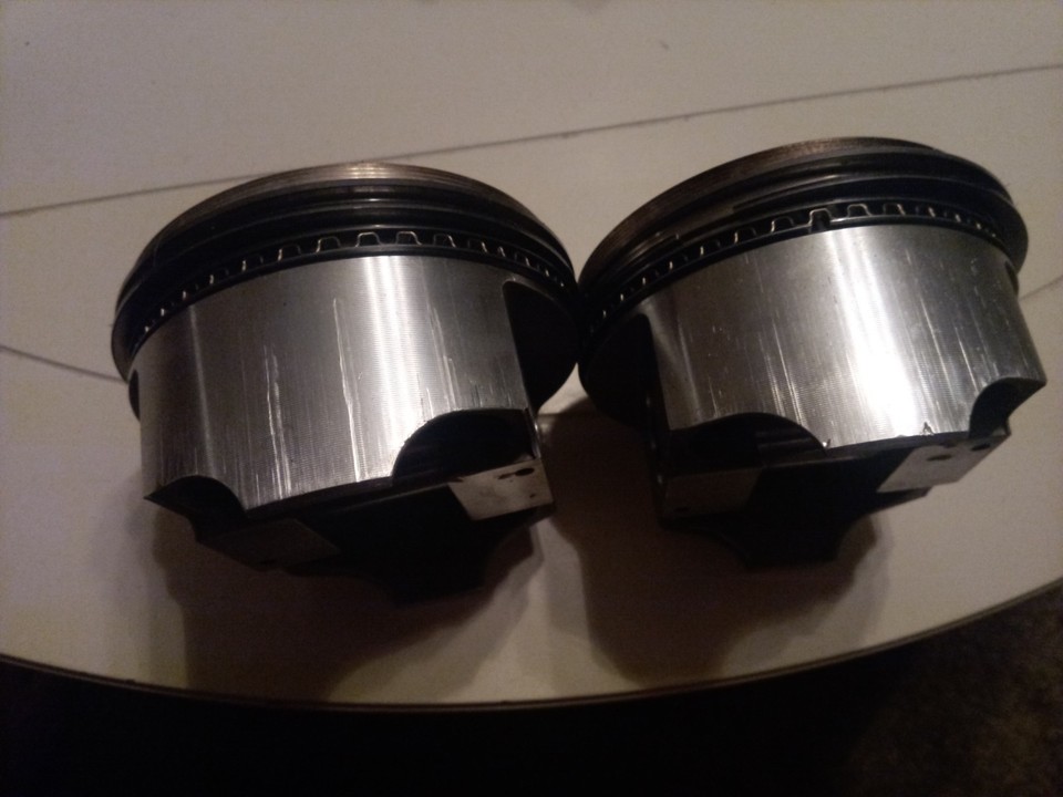 Probe pistons- two Ford 302 or 393W - forged 2618 material - part ...
