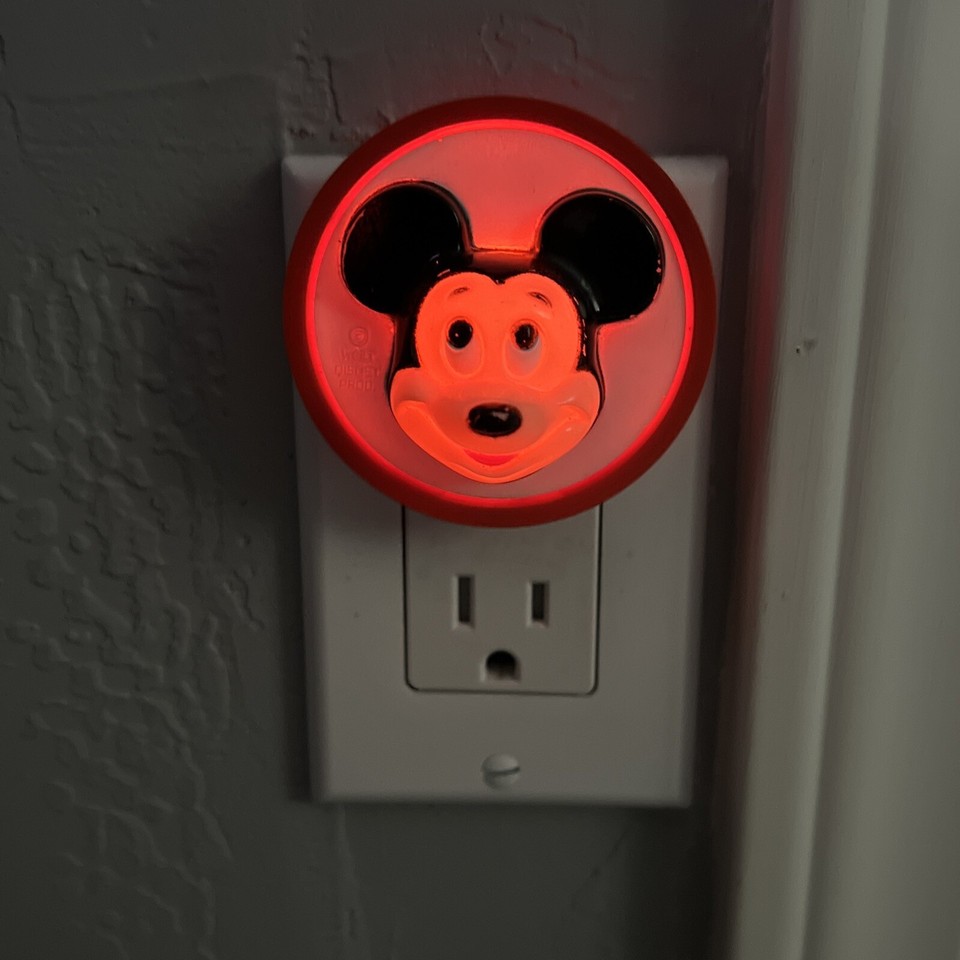 Vintage Mickey Mouse Night Light, GE, 1997 Walt Disney, WORKING, FREE ...