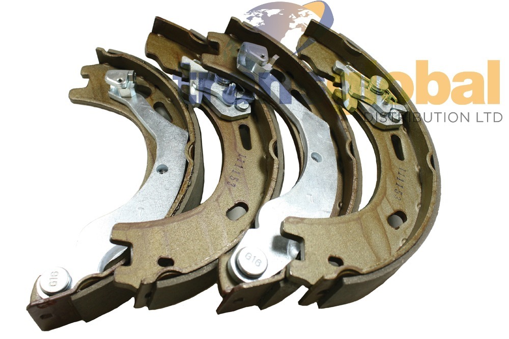 Land Rover Discovery 3 & 4 EPB Handbrake Park Shoes - DELPHI - LR031947 ...