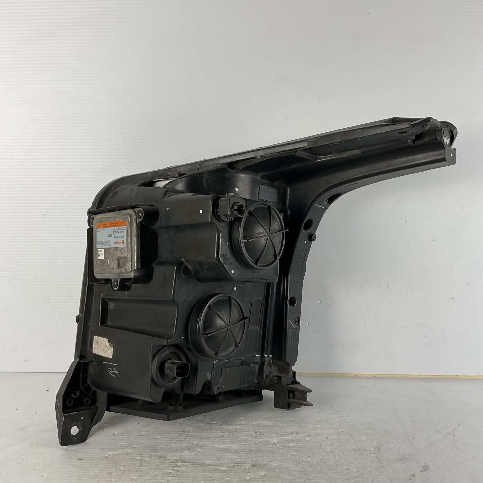 2016 2017 2018 2019 GMC Yukon Headlight Xenon HID OEM Passenger RH ...