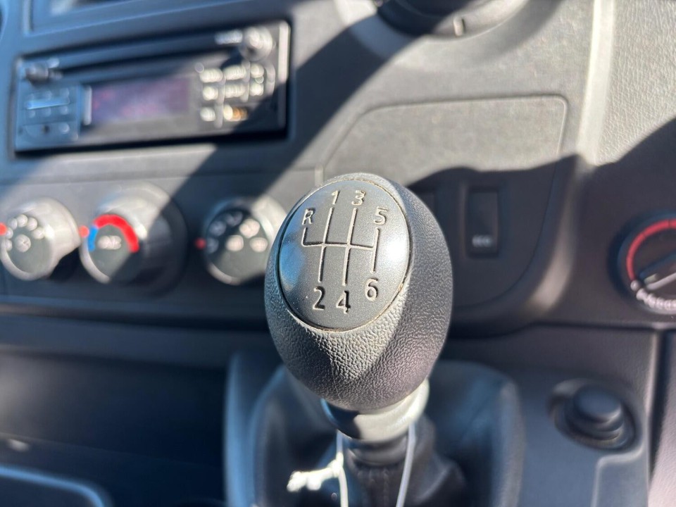 RENAULT MASTER WAV WHEELCHAIR ACCESSIBLE VEHICLE 2.3 FWD SL28 dCi 110 ...