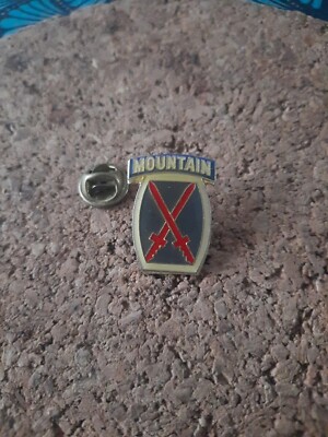 Pin's Mountain Épee Blason Ecusson - Pin Pins Oct23 | eBay