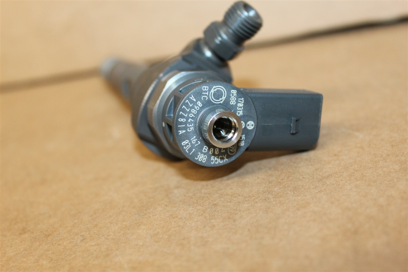 OEM Volkswagen PASSAT B7 Fuel Injector 03L130855CX 2.0 TDI 103kw ...