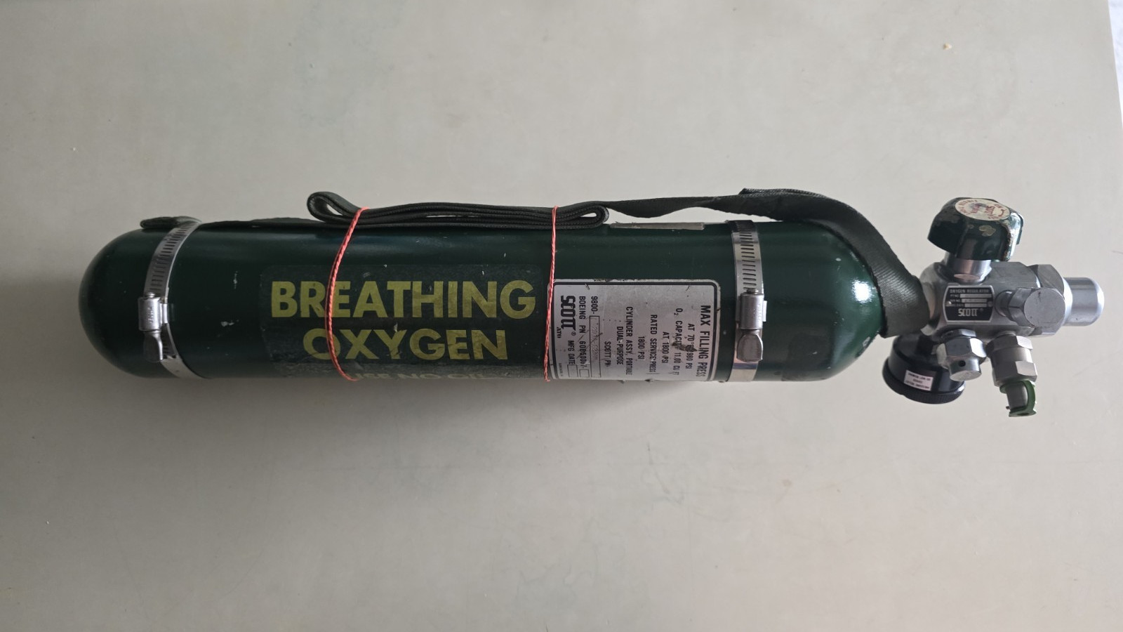 Scott Portable Oxygen Unit 9800-2D1A-F23AM with Regulator 801242-02