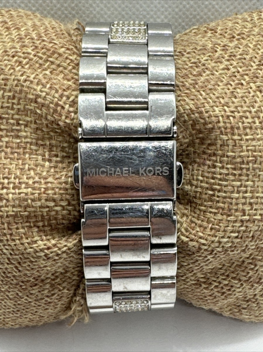 Michael Kors Runway MK5825 Women Stainless Steel Analog Dial Michael Kors Runway MK5825 Women Stainless Steel Analog Dial