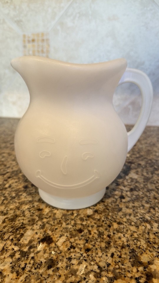 VINTAGE 1980s PLASTIC SMILY FACE KOOL-AID PITCHER | eBay