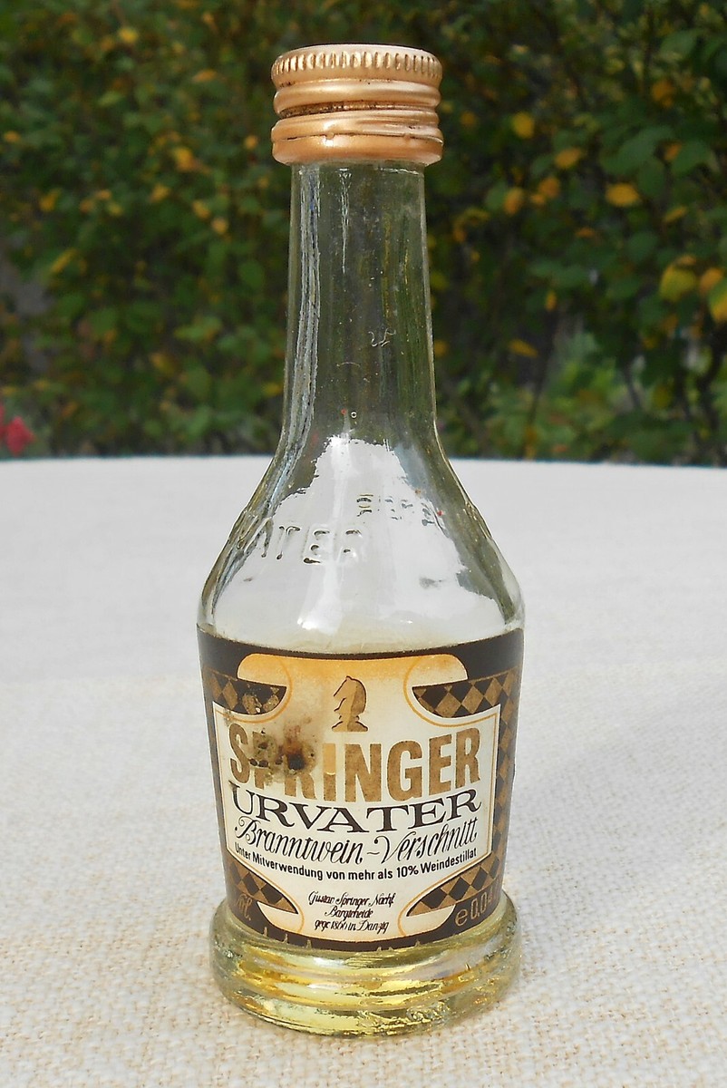 Springer Urvater Logo