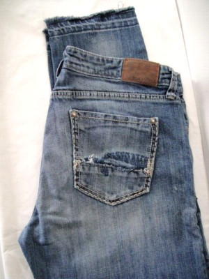 Maurices Sz 11/12 Distressed Fray Hemline Low Rise Light Wash Fray ...