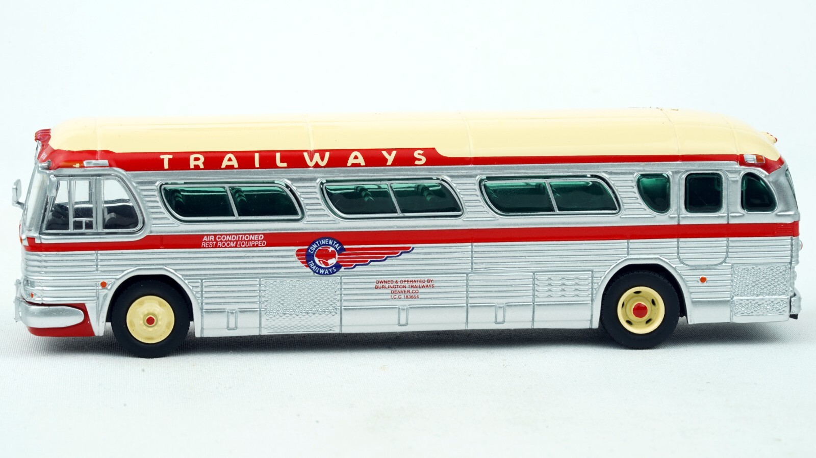 Iconic Replicas 1959 GM PD4104 Bus Trailways #87-0565 HO 1/87 Scale | eBay