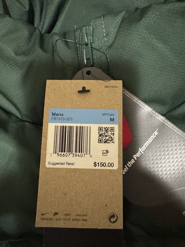 Men's Nike Sportswear Club PrimaLoft Green Winter Puffer Vest FB7373 ...