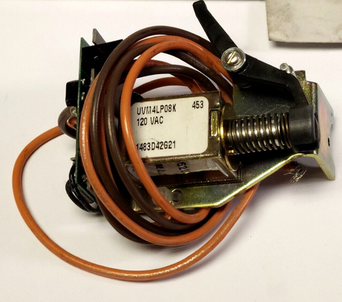 EATON CUTLER HAMMER UVM4LP08K 120 VAC L Frame UVR Undervoltage Release ...