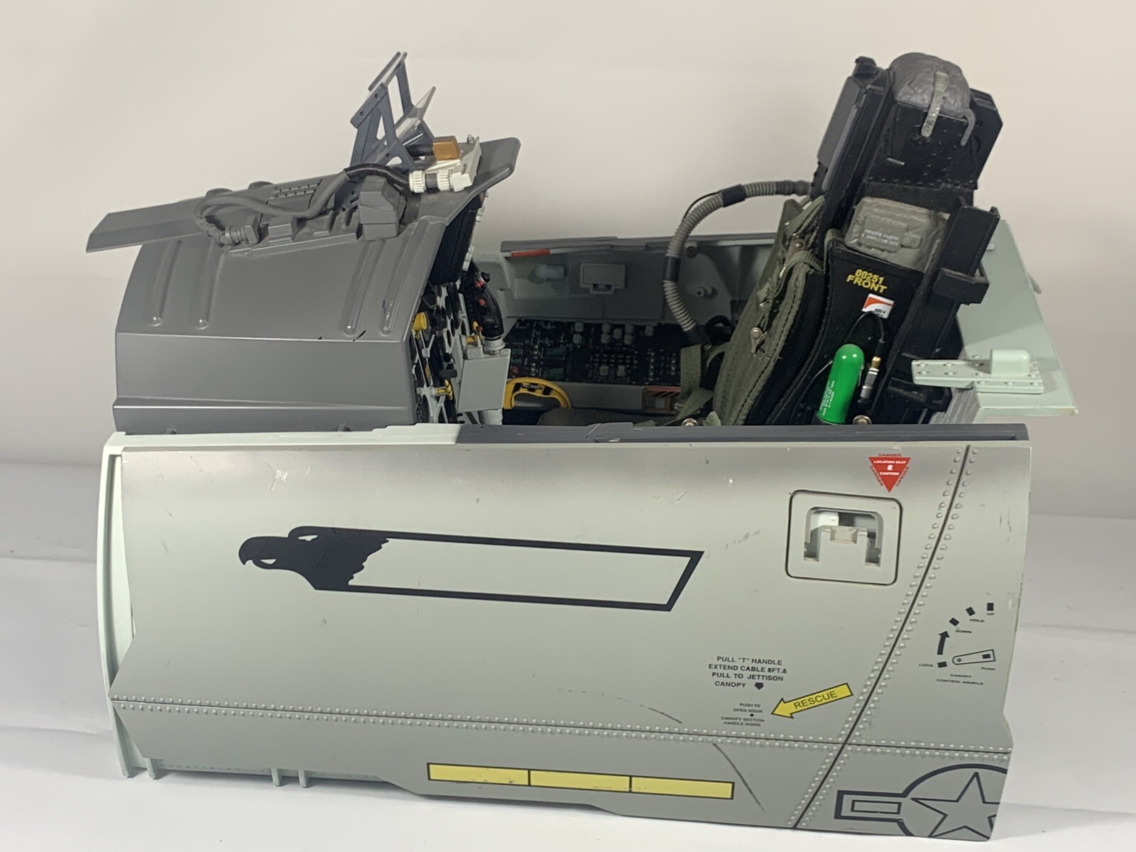 Elite Force Aviator F-15C Eagle Cockpit 1/6 Scale With Pilot Cougar F ...