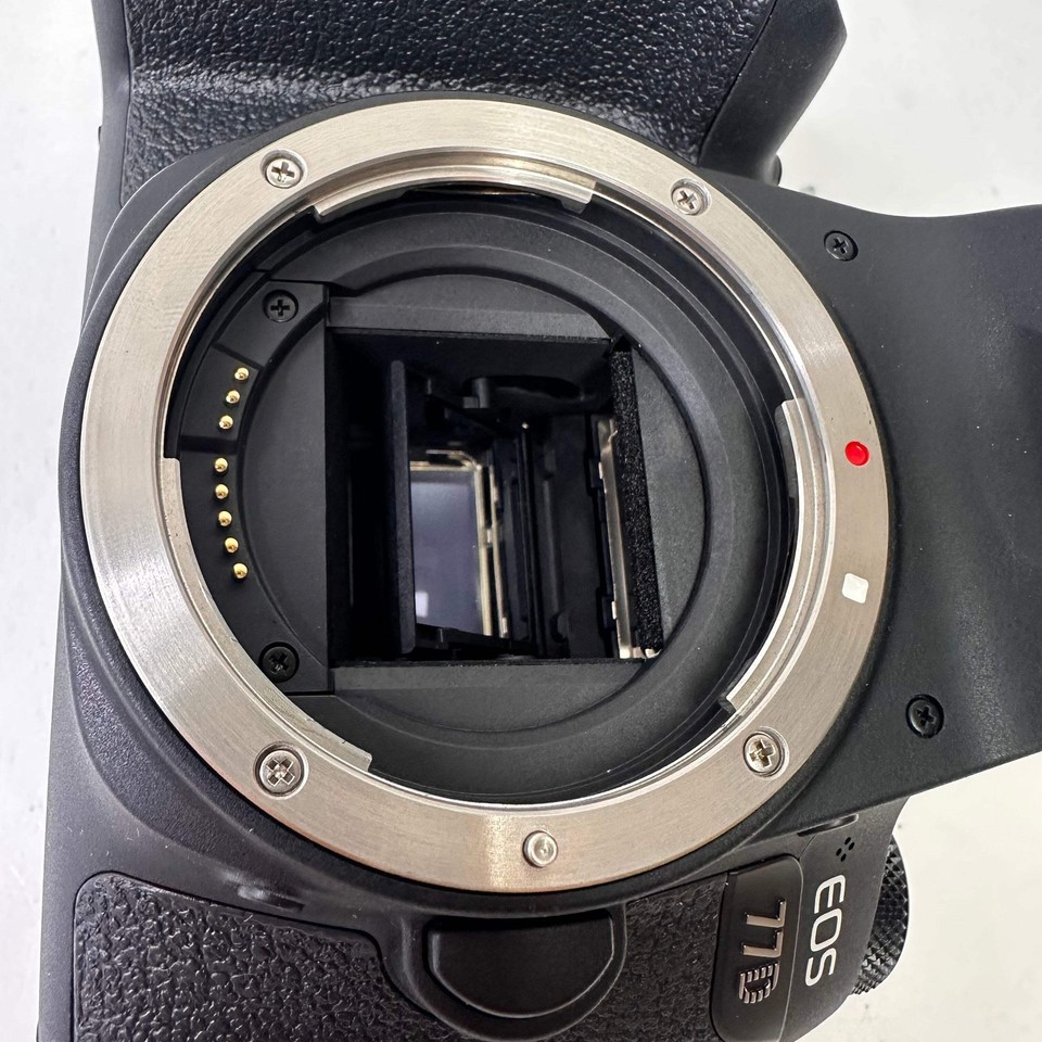 Canon EOS 77D 24.2MP Digital SLR DSLR Camera 1789 Shutter Count | eBay