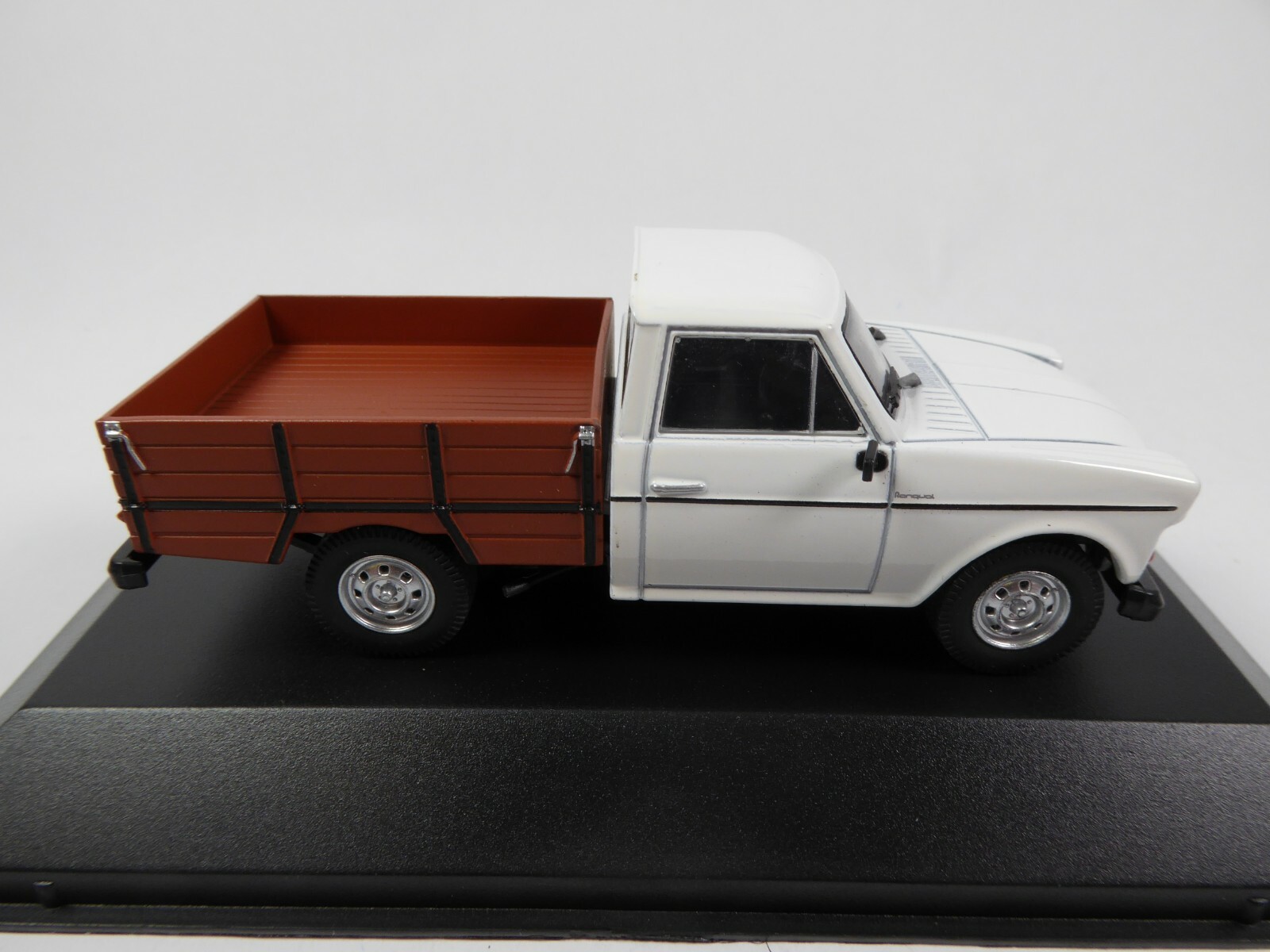 Ranquel Pick-up 1989 - 1:43 SALVAT Diecast Model Car AQV4 | eBay