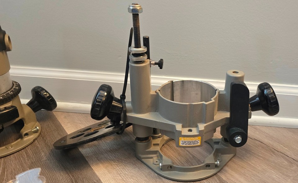 Porter Cable HD Router 690LR w/ 6902 Motor, 1001-T2 Base, and Base ...