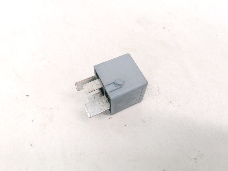 A0025422619 V23134-J52-X361 642.940 Relay module for Mercedes-Benz ...