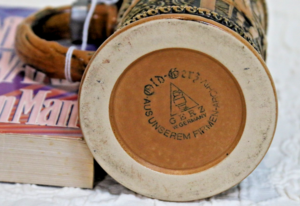 STUNNING SIMON PETER GERZ 8" BROWN GERMAN BEER STEIN HUNTERS DRINKING ...