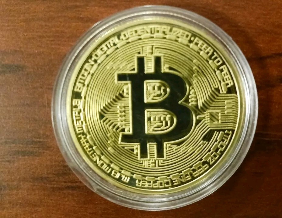 Bitcoin Replica gold coin 1 oz. Gold Color. Collector Item ...