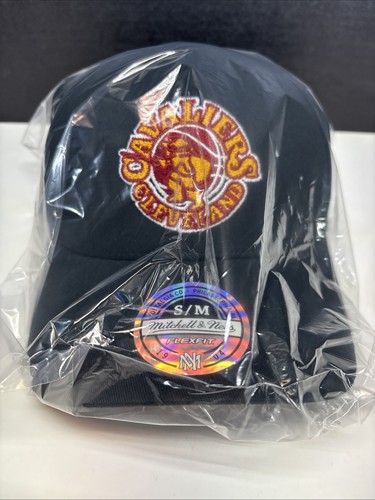 Cleveland Cavaliers Mitchell & Ness NBA Throwback Logo Black S/M ...