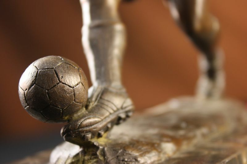 FOOTBALL SOCCER PLAYER Sports Memorabilia Bronze Marble Bookend ...