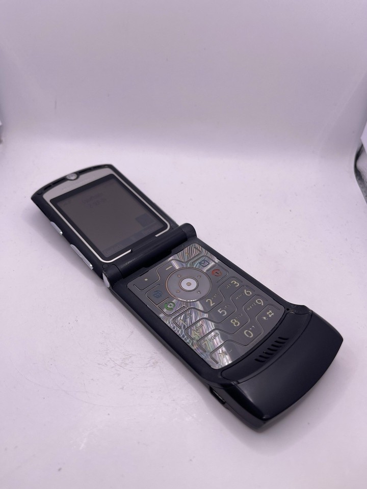 MOTOROLA RAZR V3 RETRO FLIP MOBILE PHONE (UNLOCKED) | eBay UK