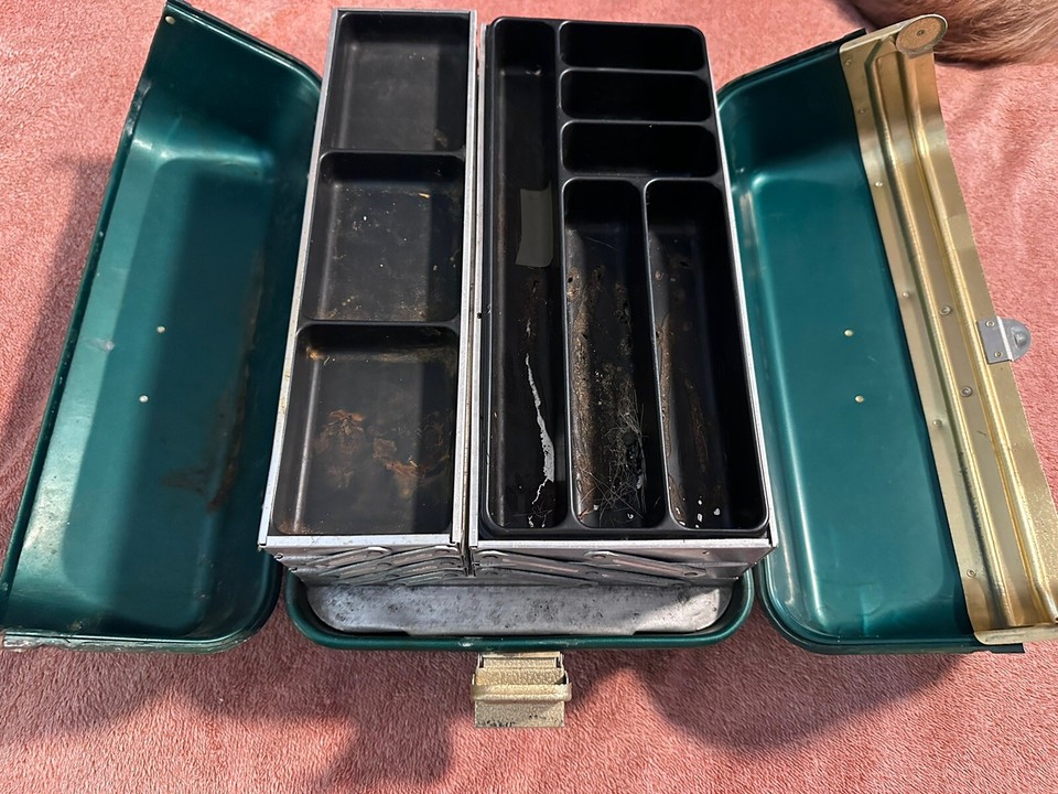 Vintage UMCO 800U Green Fishing Cantilever Tackle Box | eBay