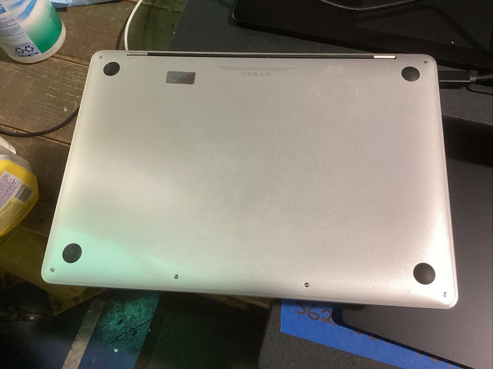 Apple MacBook Pro 2017 13" A1708 i5-7360U 2.3GHz 8GB DDR3 256GB SSD ...