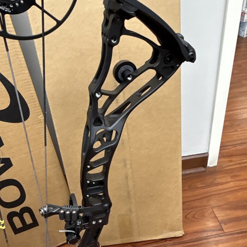 Bowtech Core SS 60-70# Black Ripcord Ratchet IMS | eBay