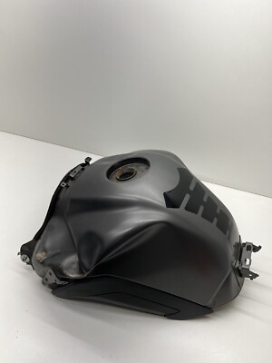 #141 2012-2013 Yamaha FZ8 FZ 8 OEM GRAY FUEL GAS TANK CELL * DAMAGED ...